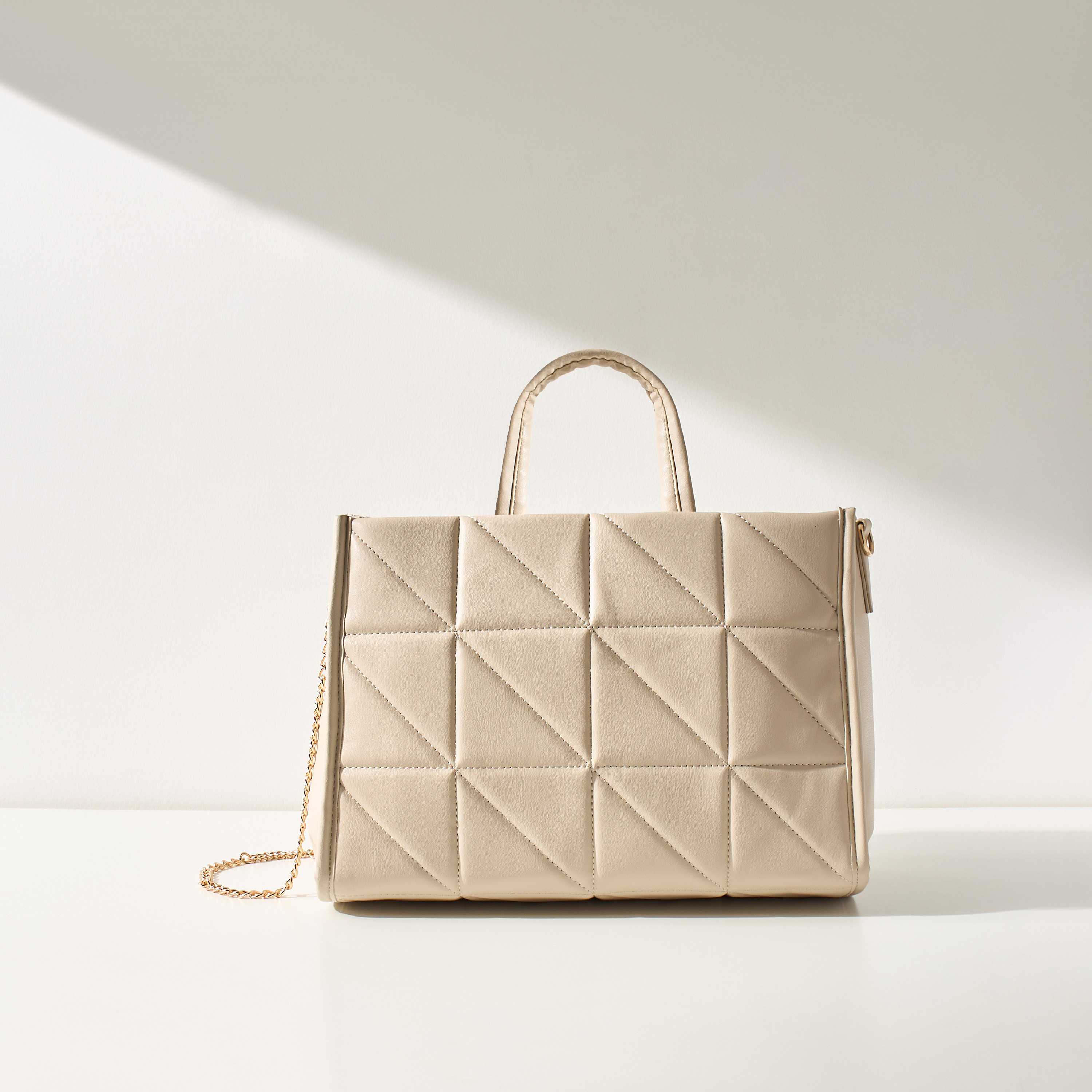 Shop Quilted Tote Bag with Detachable Chain Strap Online | Max Kuwait