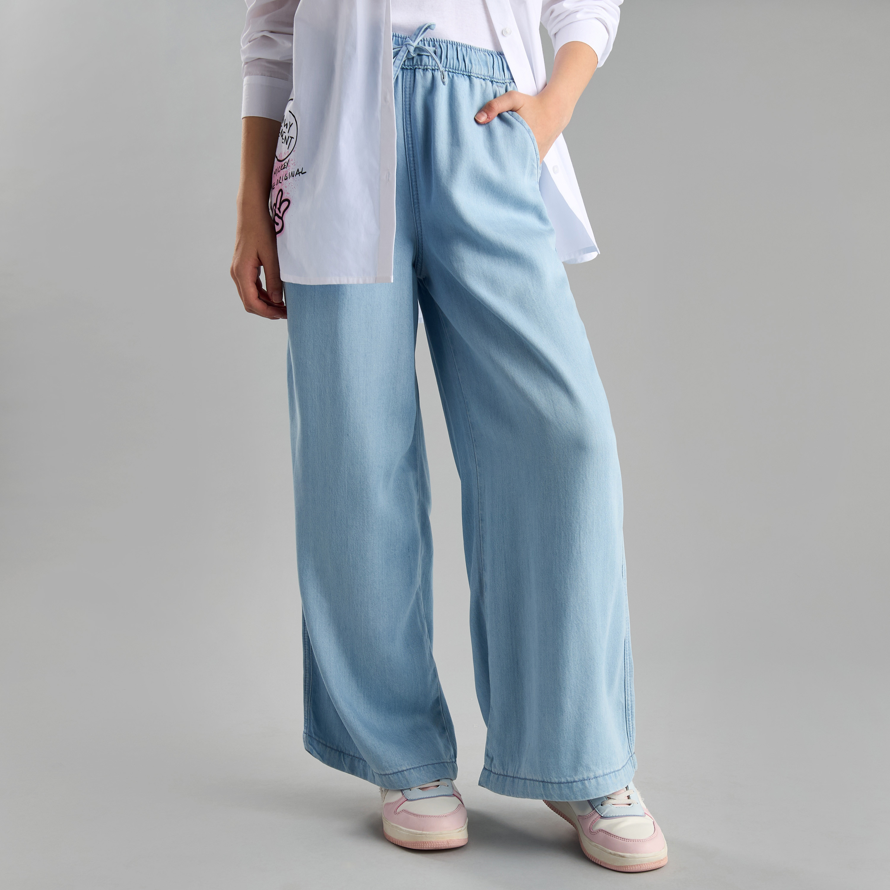 Shop Plain Wide Leg Jeans Online | Max Oman