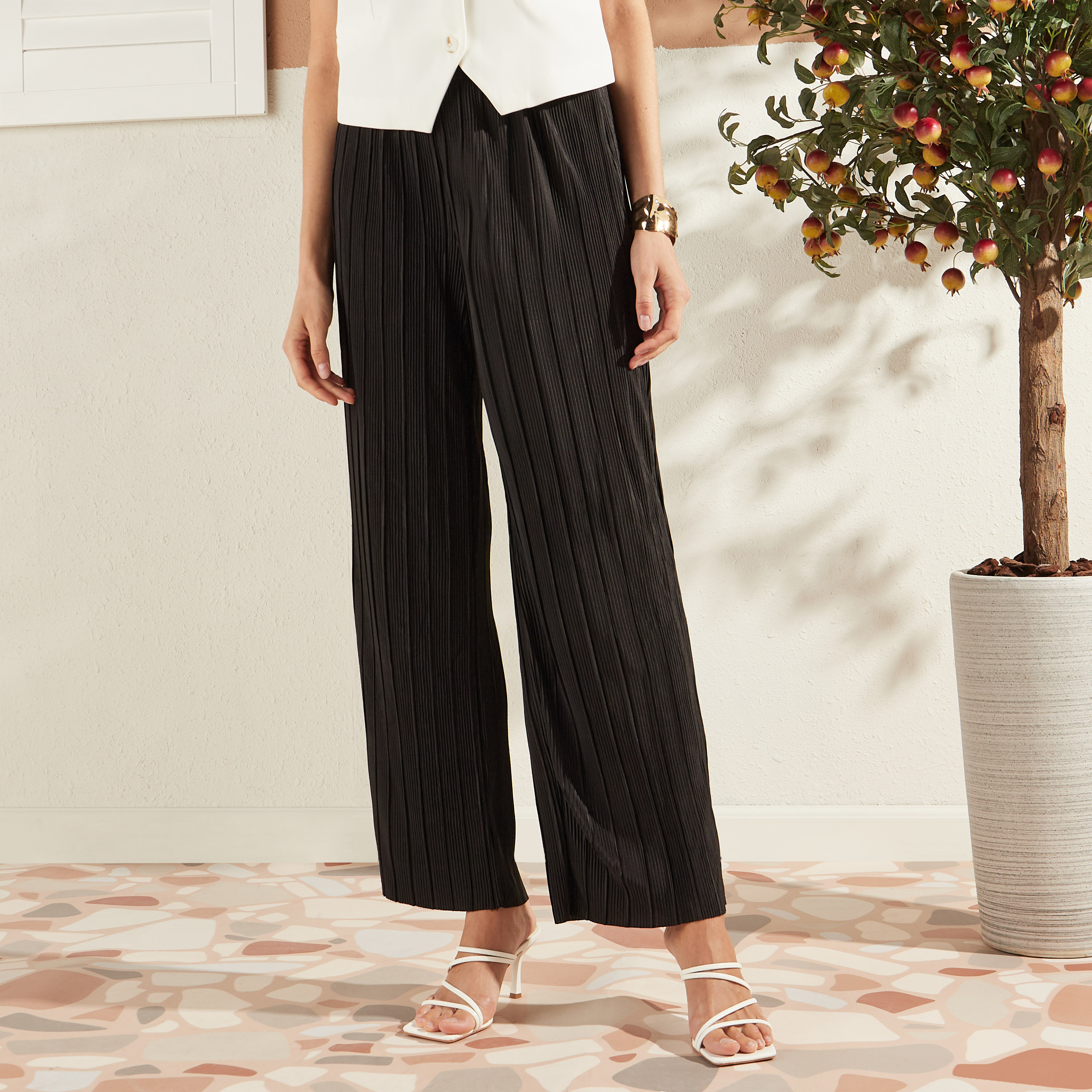 Shop Textured Plisse Wide Leg Pants Online | Max Kuwait