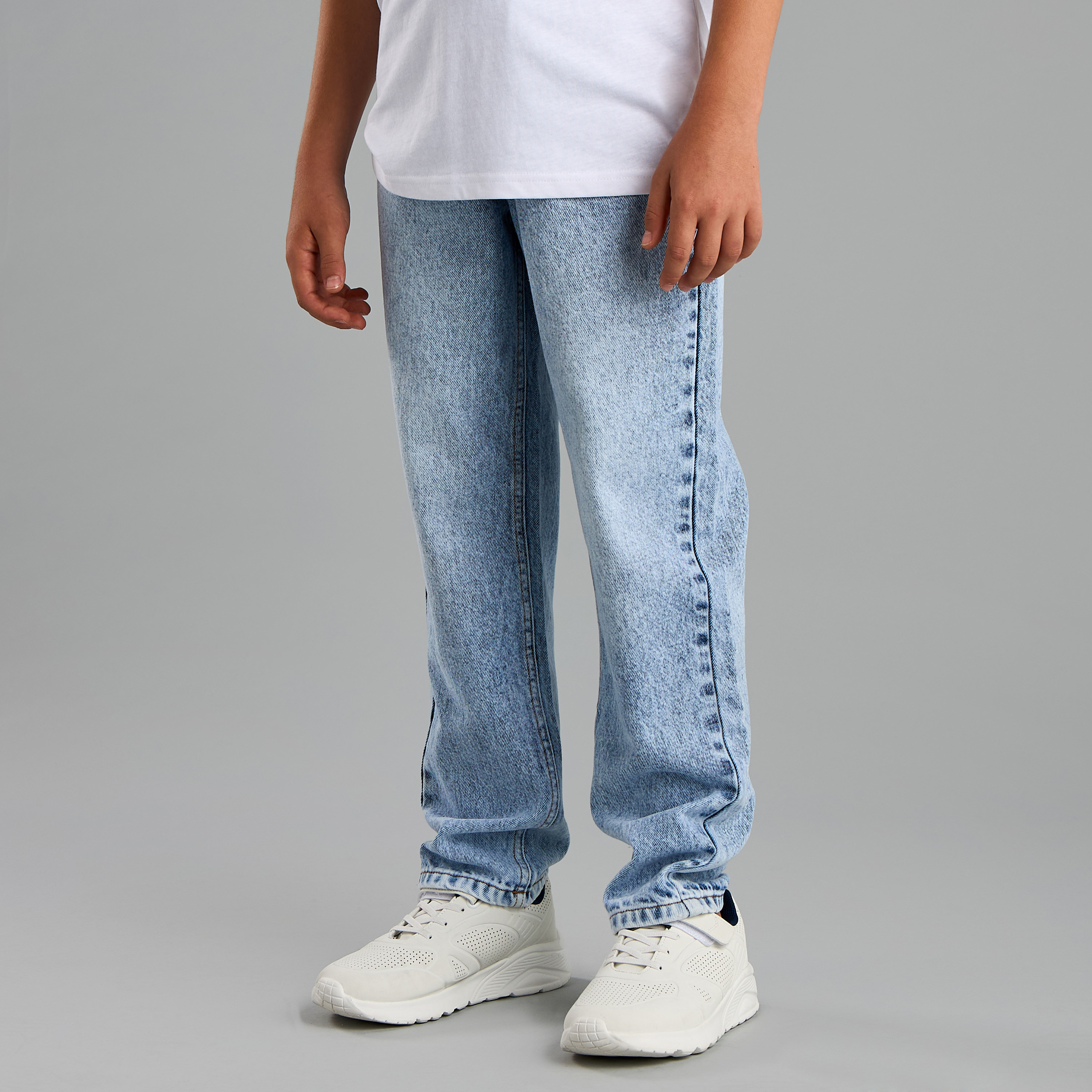 Shop Loose Fit Wide Leg Jeans Online | Max Qatar