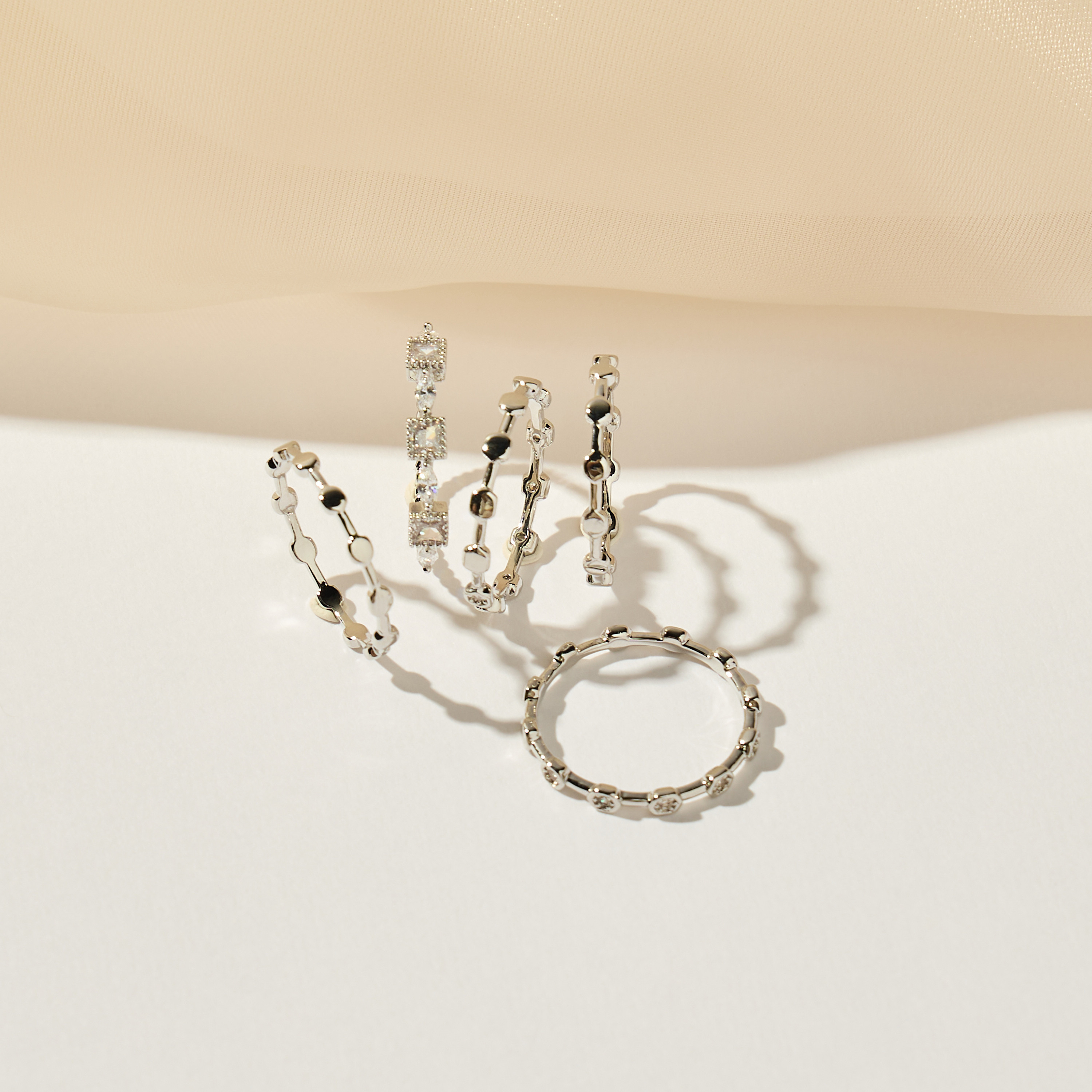 Shop Pack of 5 - Assorted Metallic Rings Online | Max Qatar