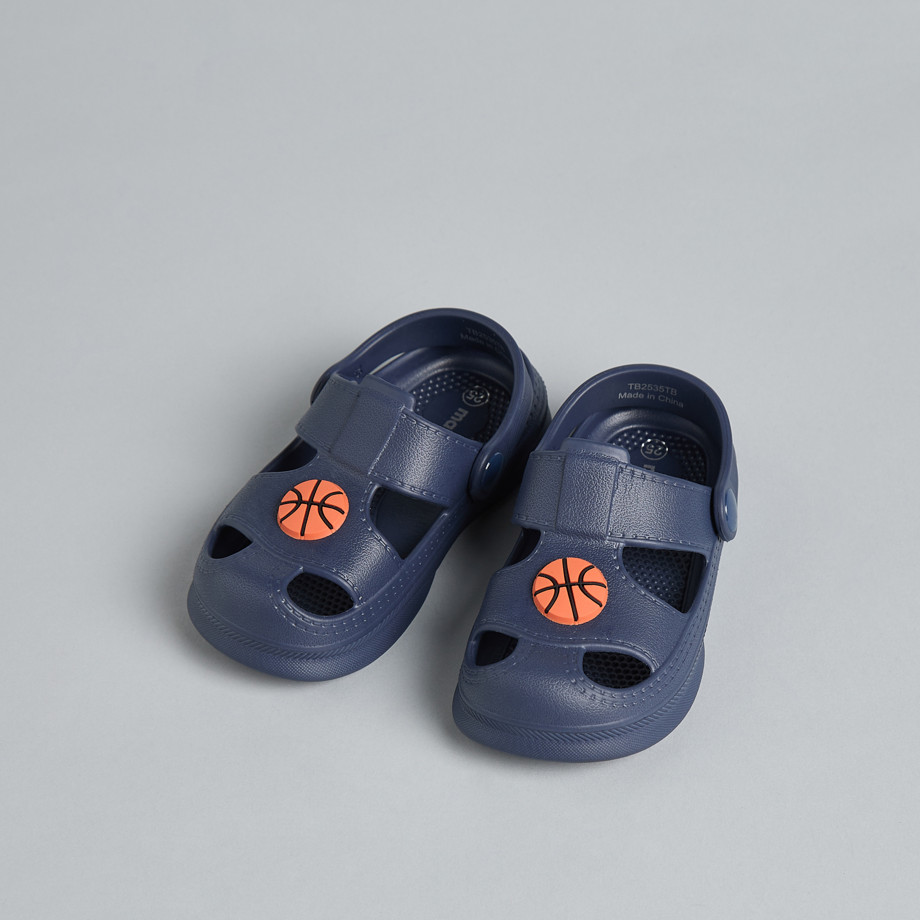 Shop Basketball Accent Clogs with Backstrap Online | Max UAE